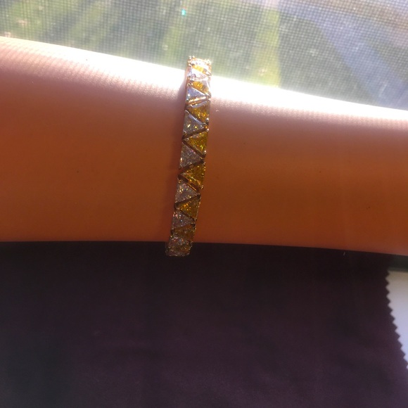 Suzanne Somers | Jewelry | Suzanne Somers White Yellow Triangle ...